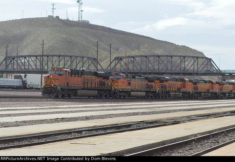 BNSF 8137